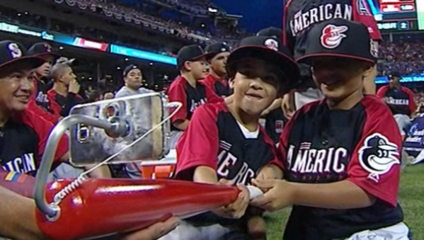 Closeup Kids with Selfie Bat | BaseballBats.net